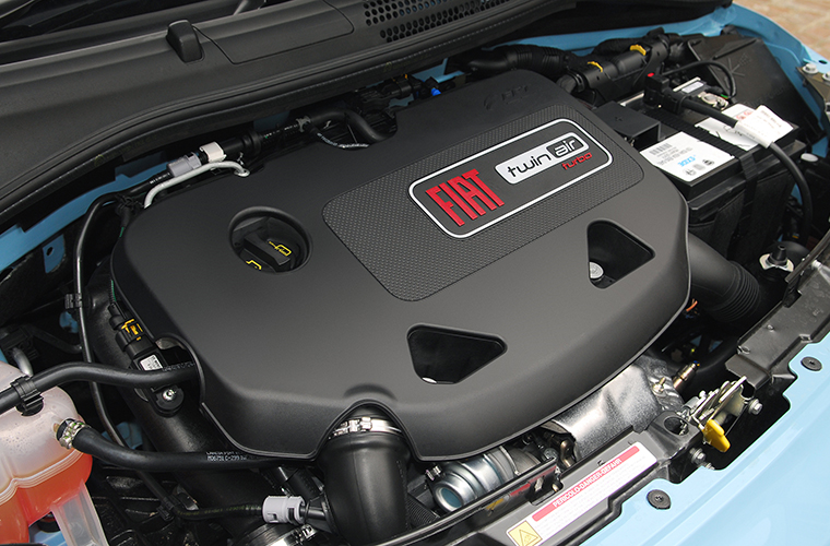 Italy: An Italian mechanic builds the narrowest car in the world ...